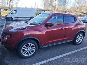 Red Nissan Juke 2017 in Jurmala, with an engine capacity of 1.60 L and mileage of 63 thousand km for 8450 €, photo 3 on AUTOMOTO.COM.LV
