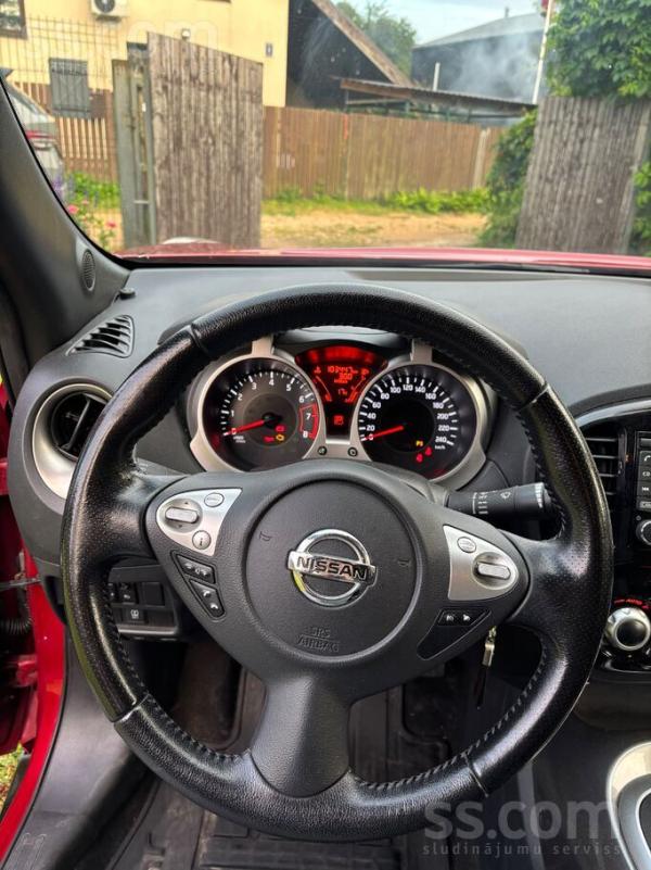 Red Nissan Juke 2017 in Riga, with an engine capacity of 1.60 L and mileage of 103 thousand km for 7100 €, photo 9 on AUTOMOTO.COM.LV