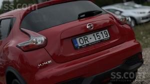 Red Nissan Juke 2018 in Jelgava, with an engine capacity of 1.60 L and mileage of 132 thousand km for 7990 €, photo 7 on AUTOMOTO.COM.LV