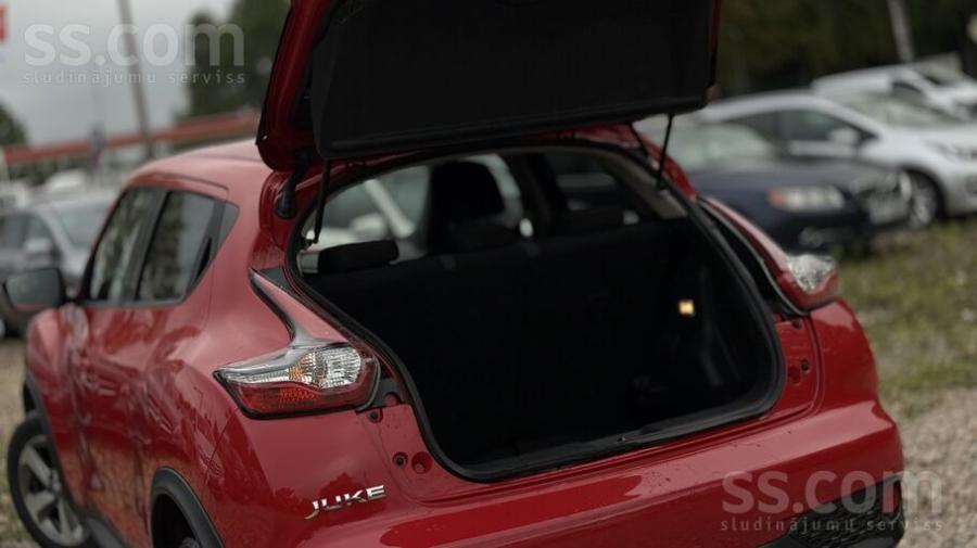 Red Nissan Juke 2018 in Jelgava, with an engine capacity of 1.60 L and mileage of 132 thousand km for 7990 €, photo 23 on AUTOMOTO.COM.LV