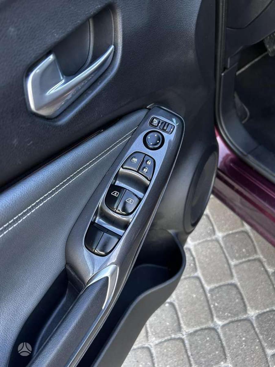 Sarkans Nissan Juke 2020 Vievis, ar dzinēja tilpumu 1.00 L un nobraukumu 122 tūkst. km par 12900 €, foto 12 vietnē AUTOMOTO.COM.LV