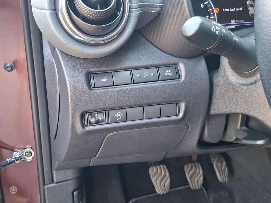 Red Nissan Juke 2021 in Vilnius, with an engine capacity of 1.00 L and mileage of 79 thousand km for 12900 €, photo 15 on AUTOMOTO.COM.LV