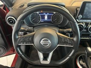 Sarkans Nissan Juke 2022 Šauļi, ar dzinēja tilpumu 1.00 L un nobraukumu 100 tūkst. km par 14400 €, foto 17 vietnē AUTOMOTO.COM.LV