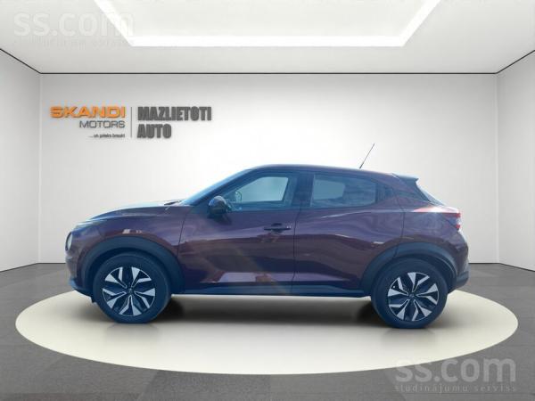Red Nissan Juke 2023 in Riga, with an engine capacity of 1.00 L and mileage of 49 thousand km for 15290 €, photo 3 on AUTOMOTO.COM.LV