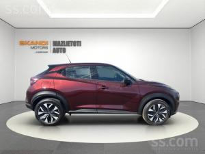 Red Nissan Juke 2023 in Riga, with an engine capacity of 1.00 L and mileage of 49 thousand km for 15290 €, photo 8 on AUTOMOTO.COM.LV