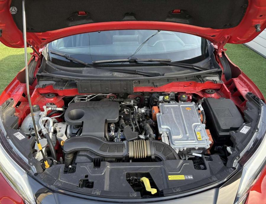 Red Nissan Juke 2023 in Panevezys, with an engine capacity of 1.60 L and mileage of 22 thousand km for 16700 €, photo 4 on AUTOMOTO.COM.LV