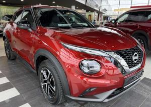 Red Nissan Juke 2025 in Vilnius, with an engine capacity of 1.00 L and mileage of 24 thousand km for 24189 €, photo 3 on AUTOMOTO.COM.LV