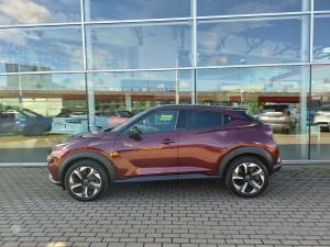 Red Nissan Juke 2025 in Vilnius, with an engine capacity of 1.00 L and mileage of 28 thousand km for 22500 €, photo 3 on AUTOMOTO.COM.LV