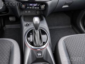 Sarkans Nissan Juke 2025 Rīga, ar dzinēja tilpumu 1.00 L un nobraukumu 30 tūkst. km par 21900 €, foto 18 vietnē AUTOMOTO.COM.LV