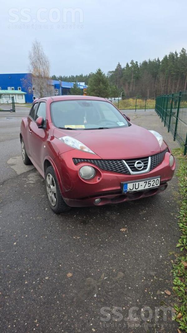 Red Nissan Juke 2014 in Riga, with an engine capacity of 1.60 L and mileage of 56 thousand km for 7850 €, photo 1 on AUTOMOTO.COM.LV