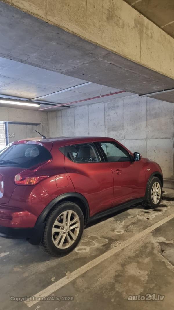 Red Nissan Juke 2014 in Riga, with an engine capacity of 1.60 L and mileage of 113 thousand km for 8400 €, photo 3 on AUTOMOTO.COM.LV