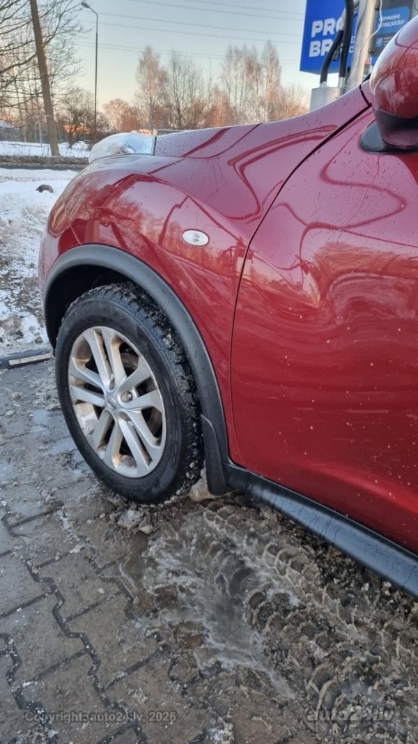 Red Nissan Juke 2014 in Riga, with an engine capacity of 1.60 L and mileage of 113 thousand km for 8400 €, photo 5 on AUTOMOTO.COM.LV