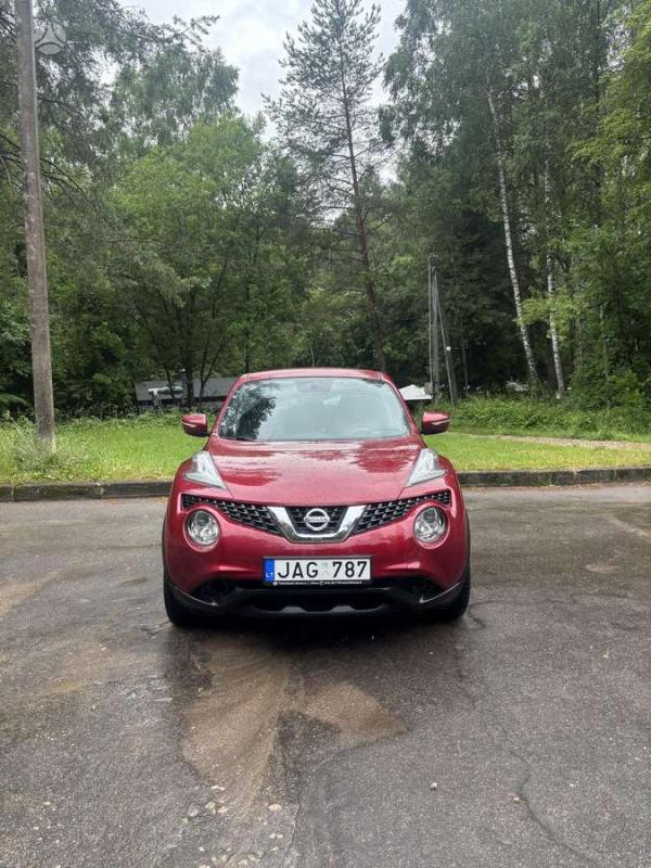 Red Nissan Juke 2015 in Vilnius, with an engine capacity of 1.60 L and mileage of 138 thousand km for 6250 €, photo 2 on AUTOMOTO.COM.LV