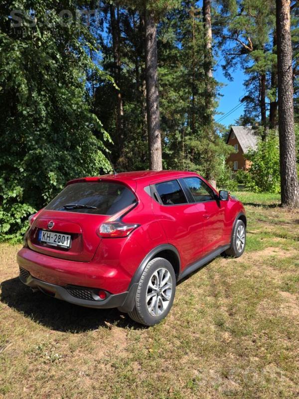 Red Nissan Juke 2016 in Daugavpils, with an engine capacity of 1.60 L and mileage of 60 thousand km for 8450 €, photo 2 on AUTOMOTO.COM.LV