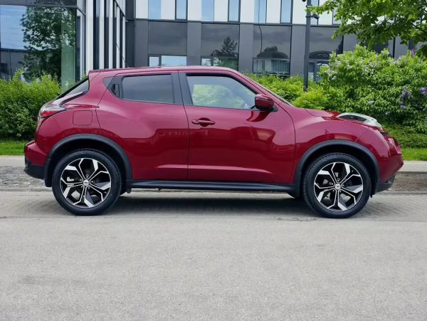 Red Nissan Juke 2019 in Riga, with an engine capacity of 1.60 L and mileage of 76 thousand km for 9990 €, photo 4 on AUTOMOTO.COM.LV
