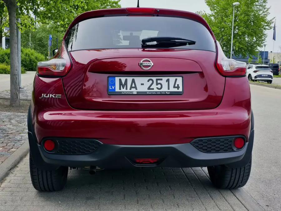 Red Nissan Juke 2019 in Riga, with an engine capacity of 1.60 L and mileage of 76 thousand km for 9990 €, photo 8 on AUTOMOTO.COM.LV