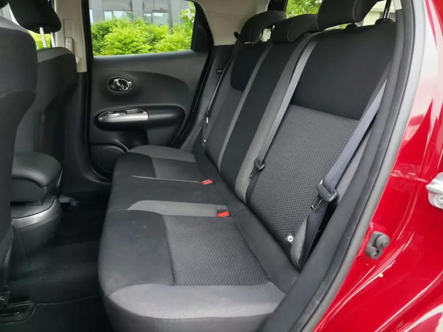 Red Nissan Juke 2019 in Riga, with an engine capacity of 1.60 L and mileage of 76 thousand km for 9990 €, photo 23 on AUTOMOTO.COM.LV