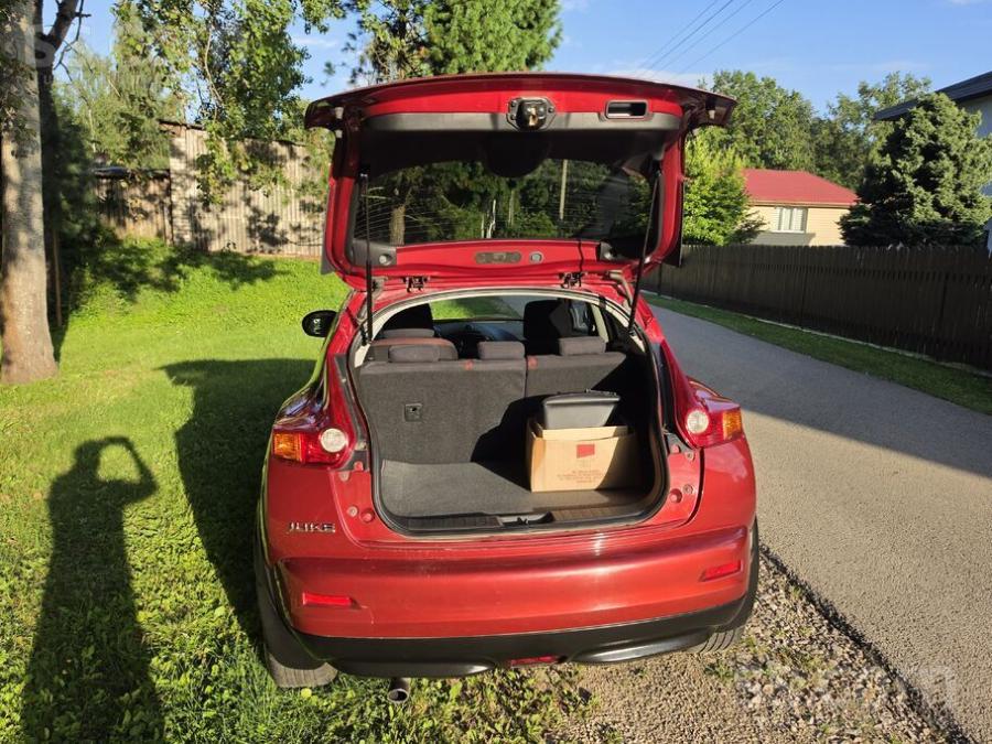 Red Nissan Juke 2012 in Riga, with an engine capacity of 1.60 L and mileage of 233 thousand km for 4500 €, photo 6 on AUTOMOTO.COM.LV