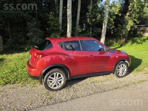 Red Nissan Juke 2012 in Riga, with an engine capacity of 1.60 L and mileage of 233 thousand km for 4500 €, photo 8 on AUTOMOTO.COM.LV
