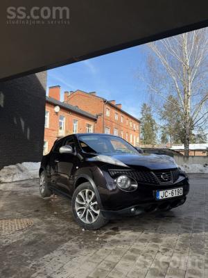 Violet Nissan Juke 2012 in Riga, with an engine capacity of 1.60 L and mileage of 189 thousand km for 6200 €, photo  on AUTOMOTO.COM.LV