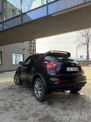 Violet Nissan Juke 2012 in Riga, with an engine capacity of 1.60 L and mileage of 189 thousand km for 6200 €, photo 4 on AUTOMOTO.COM.LV