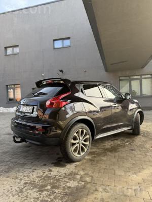 Violet Nissan Juke 2012 in Riga, with an engine capacity of 1.60 L and mileage of 189 thousand km for 6200 €, photo 5 on AUTOMOTO.COM.LV