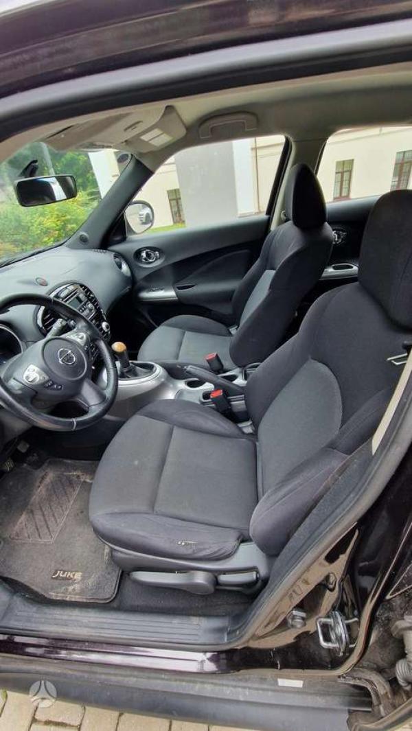 Violet Nissan Juke 2013 in Vilnius, with an engine capacity of 1.60 L and mileage of 67 thousand km for 3900 €, photo 7 on AUTOMOTO.COM.LV