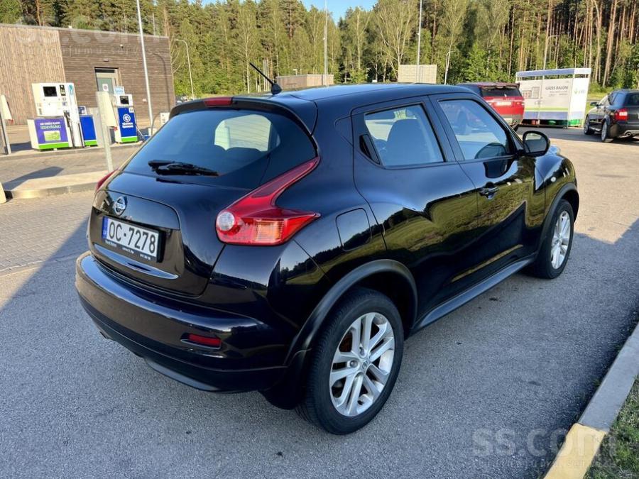 Violet Nissan Juke 2014 in Riga, with an engine capacity of 1.60 L and mileage of 76 thousand km for 7580 €, photo 3 on AUTOMOTO.COM.LV
