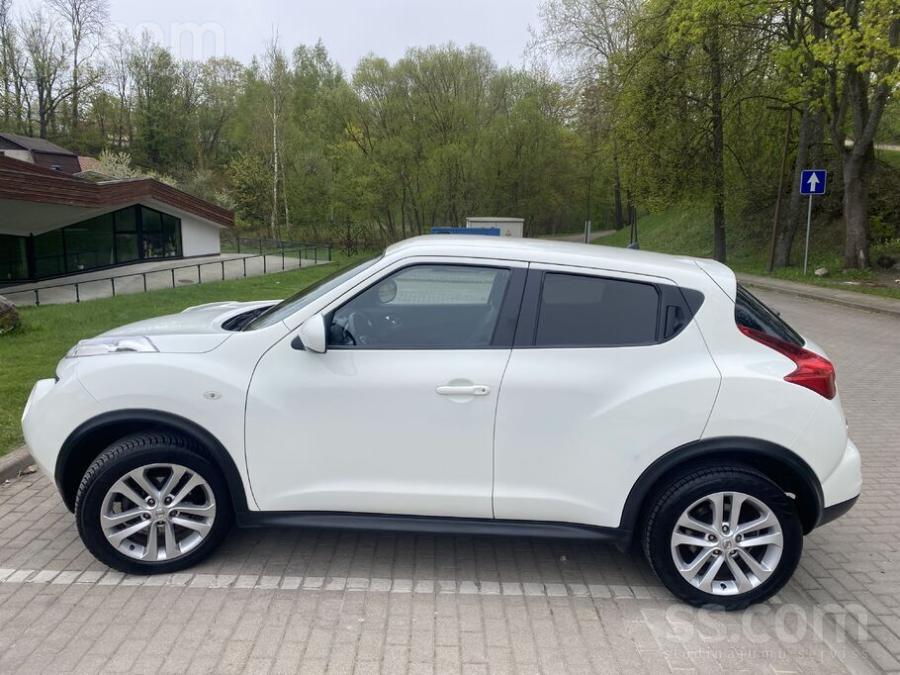 White Nissan Juke 2011 in Rezekne, with an engine capacity of 1.60 L and mileage of 0 thousand km for 5150 €, photo 5 on AUTOMOTO.COM.LV