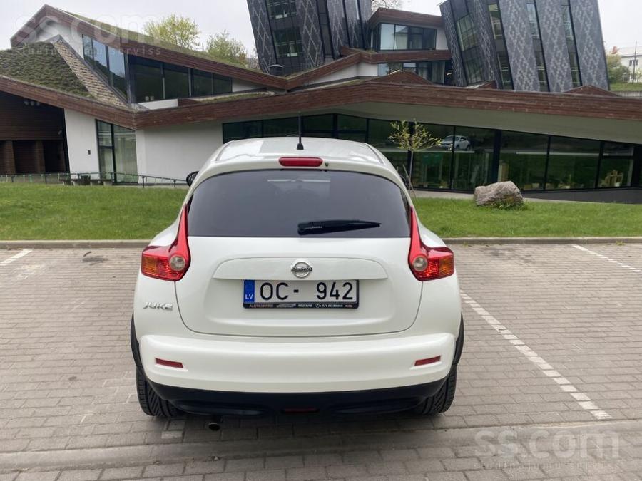 White Nissan Juke 2011 in Rezekne, with an engine capacity of 1.60 L and mileage of 0 thousand km for 5150 €, photo 10 on AUTOMOTO.COM.LV