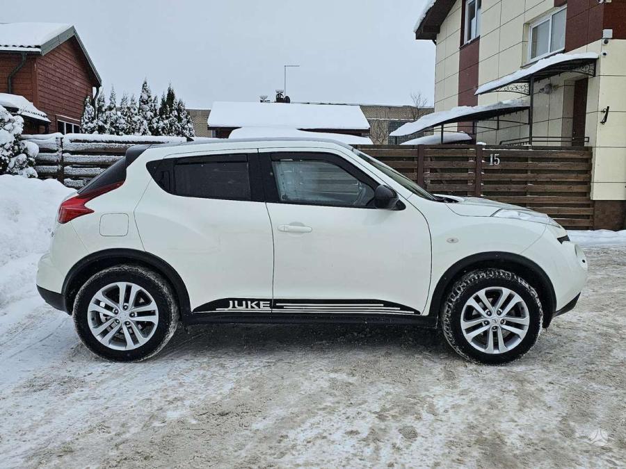 White Nissan Juke 2011 in Kretinga, with an engine capacity of 1.46 L and mileage of 192 thousand km for 6599 €, photo 6 on AUTOMOTO.COM.LV