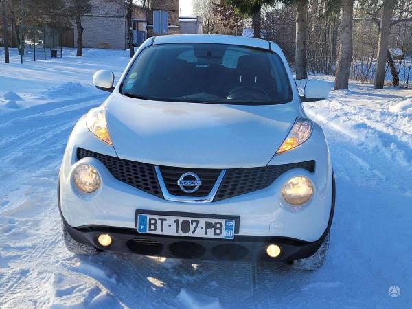 White Nissan Juke 2011 in Jurbarkas, with an engine capacity of 1.46 L and mileage of 250 thousand km for 4400 €, photo 1 on AUTOMOTO.COM.LV