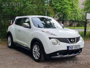 White Nissan Juke 2011 in Riga, with an engine capacity of 1.60 L and mileage of 237 thousand km for 4500 €, photo 4 on AUTOMOTO.COM.LV