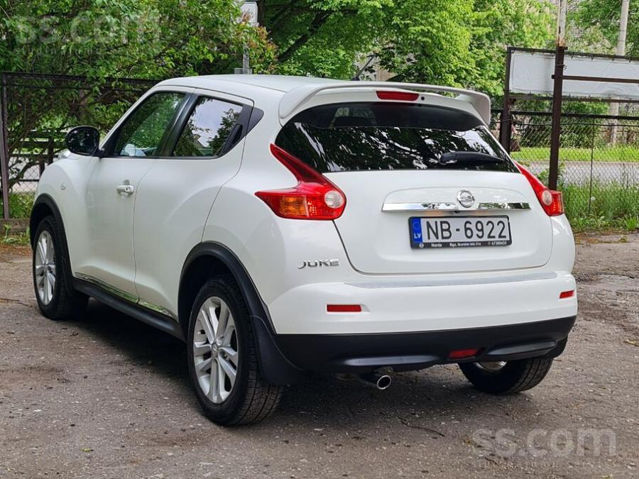 White Nissan Juke 2011 in Riga, with an engine capacity of 1.60 L and mileage of 237 thousand km for 4500 €, photo 5 on AUTOMOTO.COM.LV