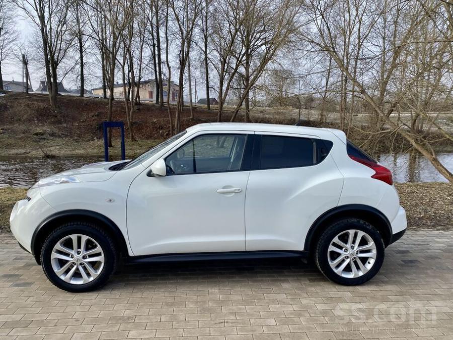 White Nissan Juke 2011 in Rezekne, with an engine capacity of 1.60 L and mileage of 0 thousand km for 4950 €, photo 4 on AUTOMOTO.COM.LV