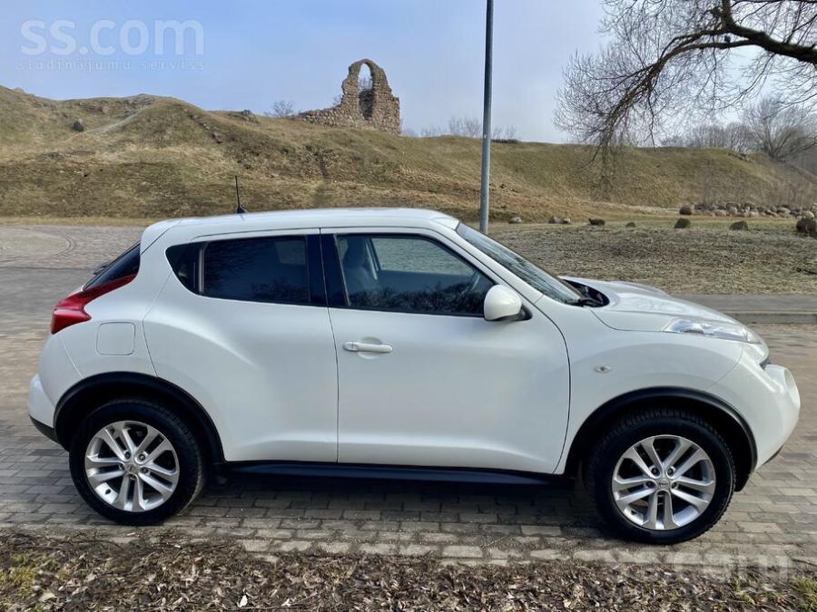 White Nissan Juke 2011 in Rezekne, with an engine capacity of 1.60 L and mileage of 0 thousand km for 4950 €, photo 5 on AUTOMOTO.COM.LV