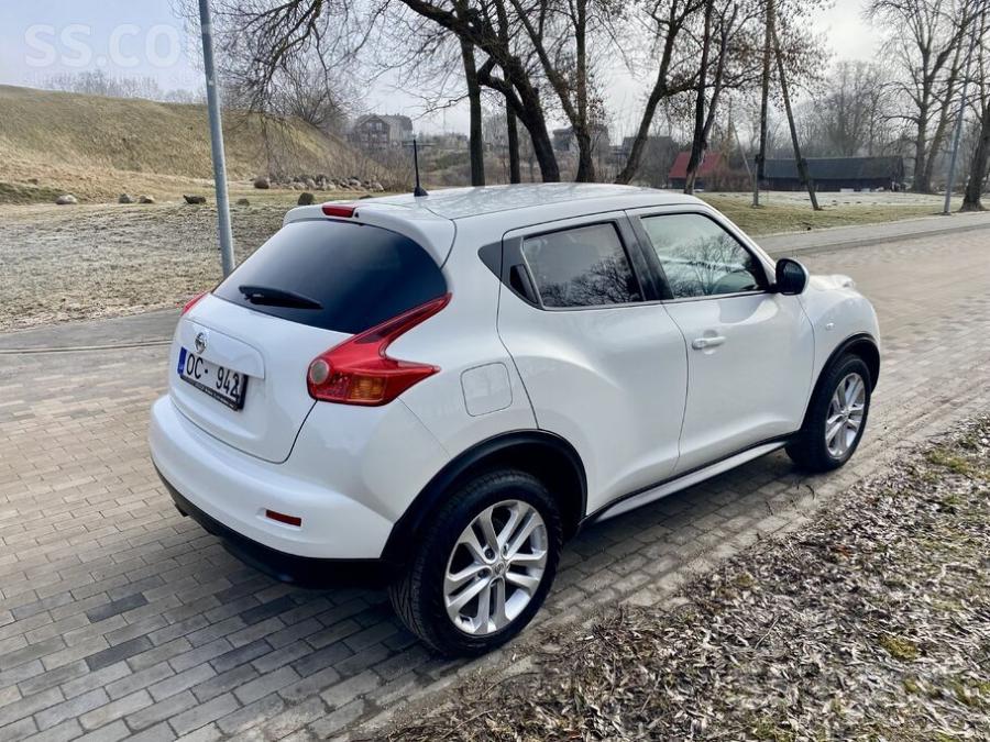 White Nissan Juke 2011 in Rezekne, with an engine capacity of 1.60 L and mileage of 0 thousand km for 4950 €, photo 9 on AUTOMOTO.COM.LV