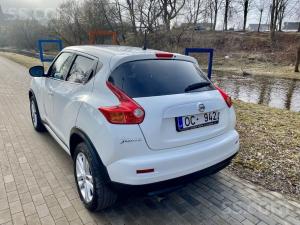 White Nissan Juke 2011 in Rezekne, with an engine capacity of 1.60 L and mileage of 0 thousand km for 4950 €, photo 11 on AUTOMOTO.COM.LV