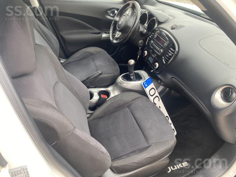 White Nissan Juke 2011 in Rezekne, with an engine capacity of 1.60 L and mileage of 0 thousand km for 4950 €, photo 12 on AUTOMOTO.COM.LV