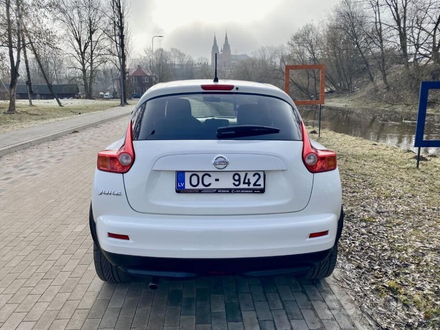 White Nissan Juke 2011 in Rezekne, with an engine capacity of 1.60 L and mileage of 0 thousand km for 4950 €, photo 13 on AUTOMOTO.COM.LV