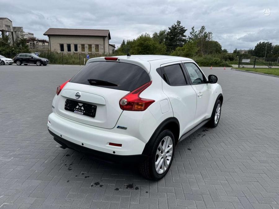 White Nissan Juke 2011 in Telschi, with an engine capacity of 1.46 L and mileage of 204 thousand km for 3999 €, photo 7 on AUTOMOTO.COM.LV