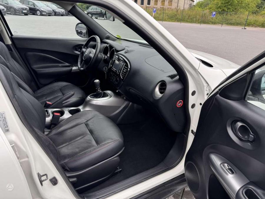 White Nissan Juke 2011 in Telschi, with an engine capacity of 1.46 L and mileage of 204 thousand km for 3999 €, photo 21 on AUTOMOTO.COM.LV