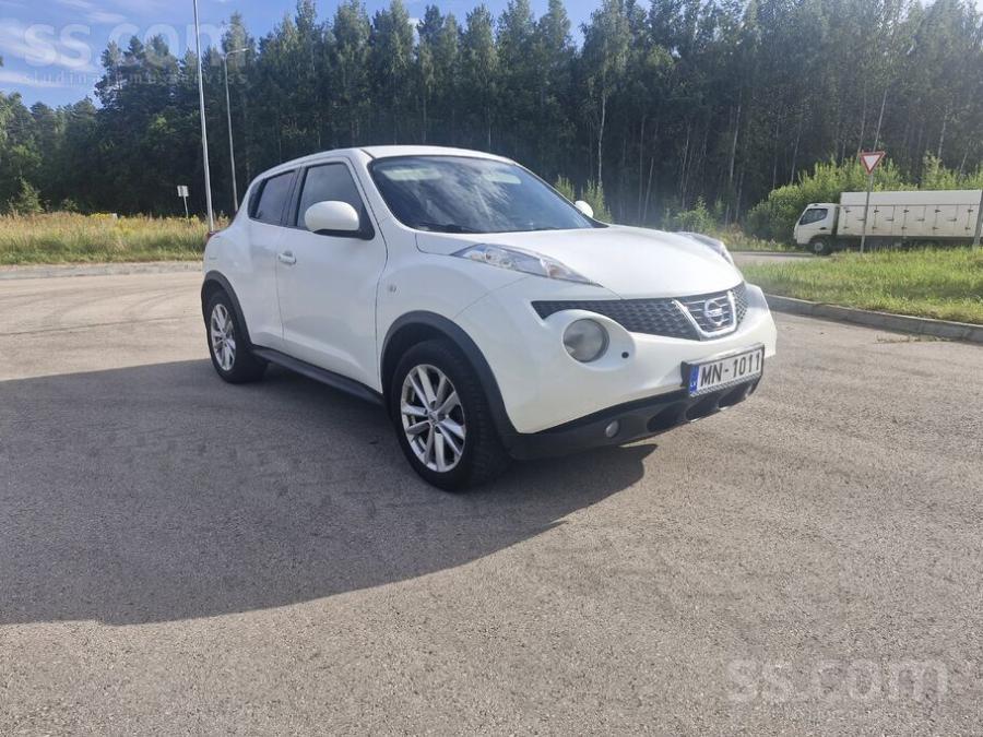 White Nissan Juke 2011 in Jekabpils, with an engine capacity of 1.60 L and mileage of 191 thousand km for 4500 €, photo 1 on AUTOMOTO.COM.LV