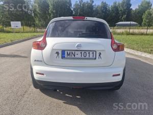 White Nissan Juke 2011 in Jekabpils, with an engine capacity of 1.60 L and mileage of 191 thousand km for 4500 €, photo 5 on AUTOMOTO.COM.LV