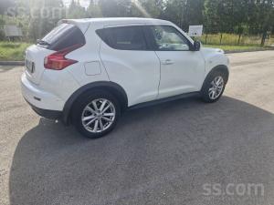 White Nissan Juke 2011 in Jekabpils, with an engine capacity of 1.60 L and mileage of 191 thousand km for 4500 €, photo 6 on AUTOMOTO.COM.LV