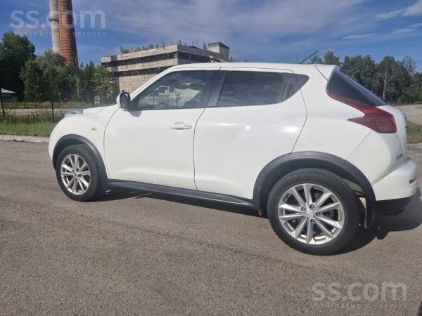 White Nissan Juke 2011 in Jekabpils, with an engine capacity of 1.60 L and mileage of 191 thousand km for 4500 €, photo 6 on AUTOMOTO.COM.LV