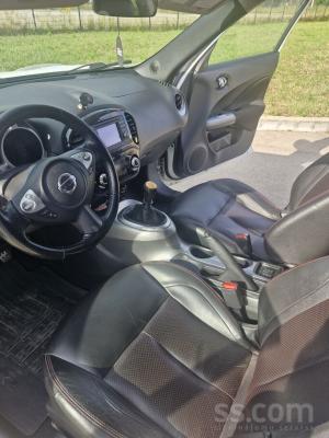 White Nissan Juke 2011 in Jekabpils, with an engine capacity of 1.60 L and mileage of 191 thousand km for 4500 €, photo 8 on AUTOMOTO.COM.LV