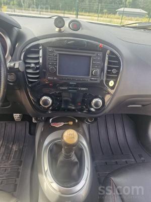 White Nissan Juke 2011 in Jekabpils, with an engine capacity of 1.60 L and mileage of 198 thousand km for 4400 €, photo 10 on AUTOMOTO.COM.LV