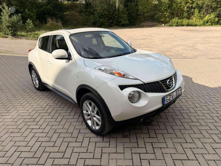 White Nissan Juke 2011 in Vilnius, with an engine capacity of 1.62 L and mileage of 160 thousand km for 6600 €, photo 3 on AUTOMOTO.COM.LV