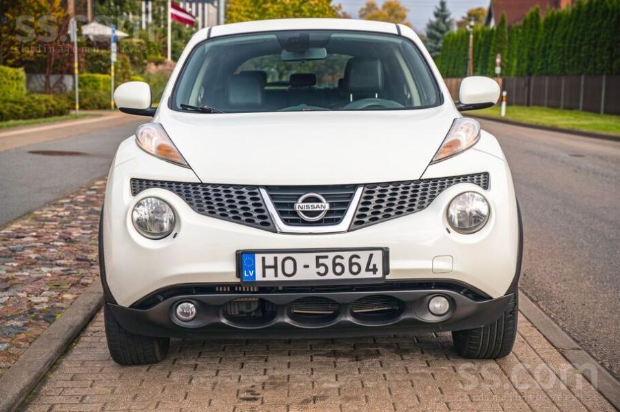 White Nissan Juke 2011 in Riga, with an engine capacity of 1.60 L and mileage of 126 thousand km for 5990 €, photo 3 on AUTOMOTO.COM.LV